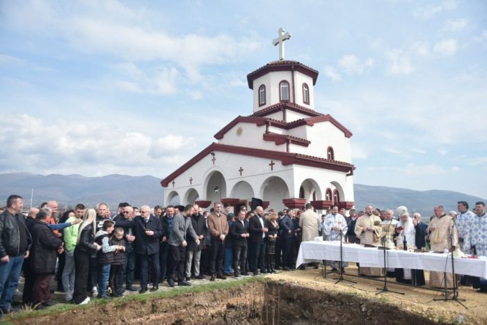Започна изградба на камбанарија на црквата на Смилковско Езеро – Denesen.mk