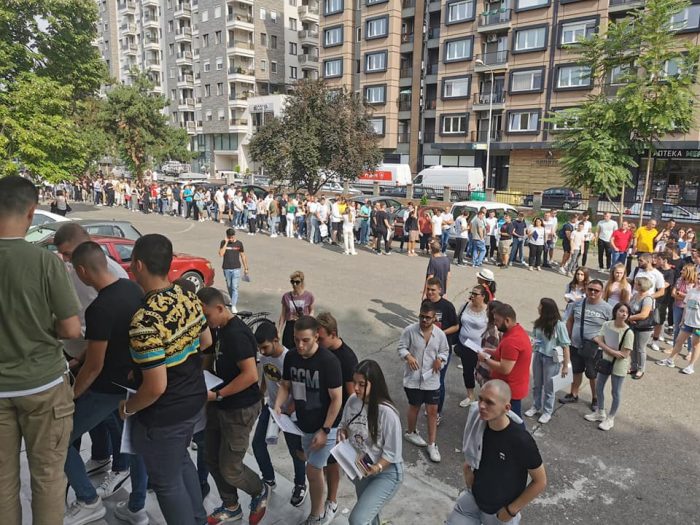 ПРОТЕСТ НА ФИНКИ ПРЕД ВЛАДАТА: Над 5.000 студенти по информатика со ...